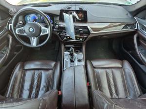 Grey BMW 530 2017 in Siauliai, with an engine capacity of 2.99 L and mileage of 258 thousand km for 14990 €, photo 9 on AUTOMOTO.COM.LV