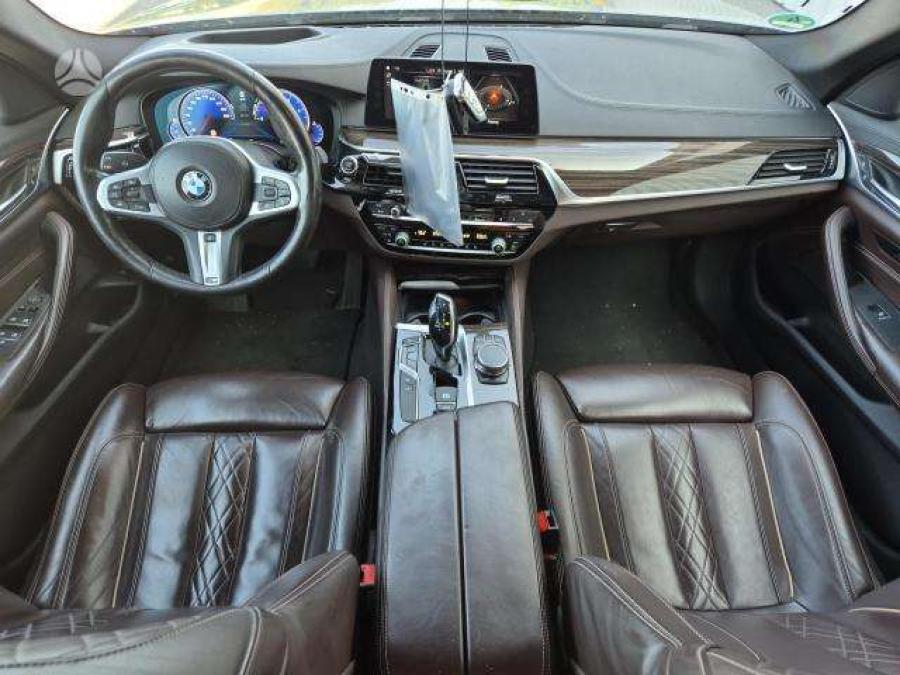 Grey BMW 530 2017 in Siauliai, with an engine capacity of 2.99 L and mileage of 258 thousand km for 14990 €, photo 9 on AUTOMOTO.COM.LV