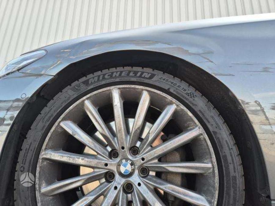 Grey BMW 530 2017 in Siauliai, with an engine capacity of 2.99 L and mileage of 258 thousand km for 14990 €, photo 18 on AUTOMOTO.COM.LV