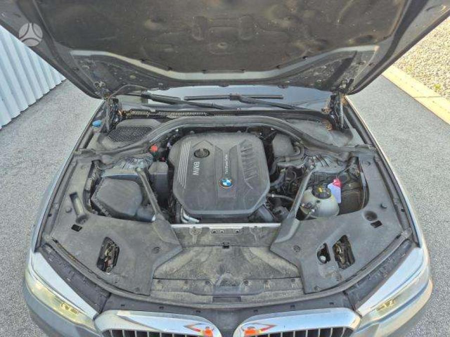 Grey BMW 530 2017 in Siauliai, with an engine capacity of 2.99 L and mileage of 258 thousand km for 14990 €, photo 21 on AUTOMOTO.COM.LV