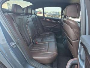 Grey BMW 530 2017 in Siauliai, with an engine capacity of 2.99 L and mileage of 258 thousand km for 14990 €, photo 22 on AUTOMOTO.COM.LV