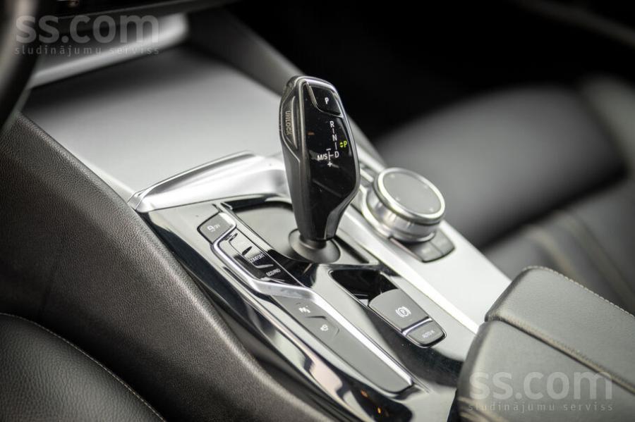 Pelēks BMW 530 2017 Rīga, ar dzinēja tilpumu 3.00 L un nobraukumu 230 tūkst. km par 24500 €, foto 14 vietnē AUTOMOTO.COM.LV