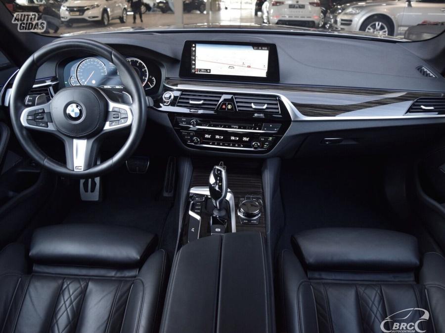 Grey BMW 530 2018 in Riga, with an engine capacity of 3.00 L and mileage of 128 thousand km for 28000 €, photo 4 on AUTOMOTO.COM.LV