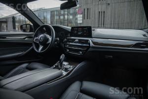 Grey BMW 530 2018 in Riga, with an engine capacity of 3.00 L and mileage of 110 thousand km for 28777 €, photo 12 on AUTOMOTO.COM.LV