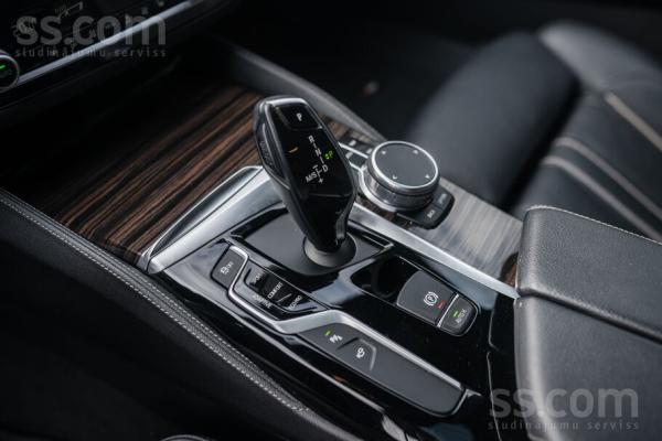 Grey BMW 530 2018 in Riga, with an engine capacity of 3.00 L and mileage of 110 thousand km for 28777 €, photo 10 on AUTOMOTO.COM.LV