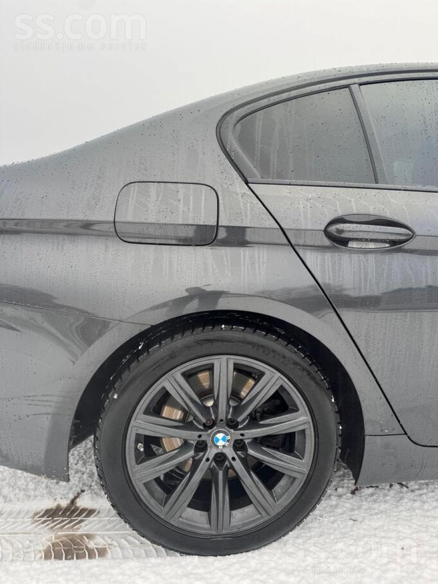 Pelēks BMW 530 2018 Rīga, ar dzinēja tilpumu 3.00 L un nobraukumu 240 tūkst. km par 25500 €, foto 8 vietnē AUTOMOTO.COM.LV