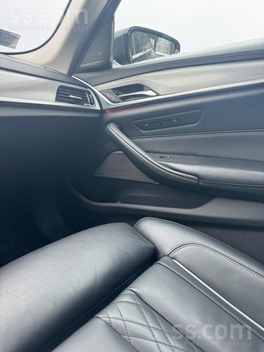 Pelēks BMW 530 2018 Rīga, ar dzinēja tilpumu 3.00 L un nobraukumu 240 tūkst. km par 25500 €, foto 13 vietnē AUTOMOTO.COM.LV
