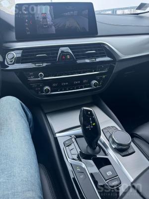 Pelēks BMW 530 2018 Rīga, ar dzinēja tilpumu 3.00 L un nobraukumu 240 tūkst. km par 25500 €, foto 15 vietnē AUTOMOTO.COM.LV