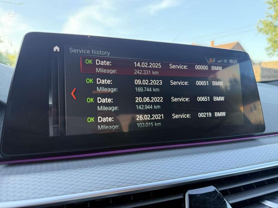 Pelēks BMW 530 2018 Vilkaviškis, ar dzinēja tilpumu 2.99 L un nobraukumu 282 tūkst. km par 17900 €, foto 17 vietnē AUTOMOTO.COM.LV