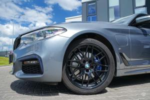 Grey BMW 530 2018 in Kaunas, with an engine capacity of 2.00 L and mileage of 237 thousand km for 19950 €, photo 7 on AUTOMOTO.COM.LV