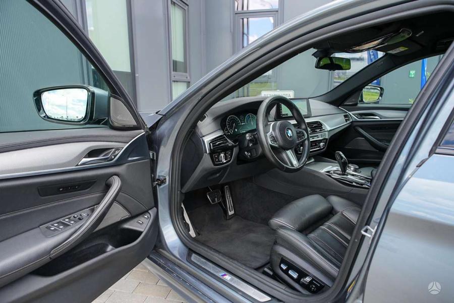 Grey BMW 530 2018 in Kaunas, with an engine capacity of 2.00 L and mileage of 237 thousand km for 19950 €, photo 25 on AUTOMOTO.COM.LV