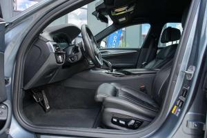 Grey BMW 530 2018 in Kaunas, with an engine capacity of 2.00 L and mileage of 237 thousand km for 19950 €, photo 26 on AUTOMOTO.COM.LV