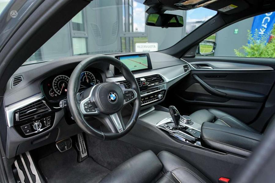 Grey BMW 530 2018 in Kaunas, with an engine capacity of 2.00 L and mileage of 237 thousand km for 19950 €, photo 27 on AUTOMOTO.COM.LV