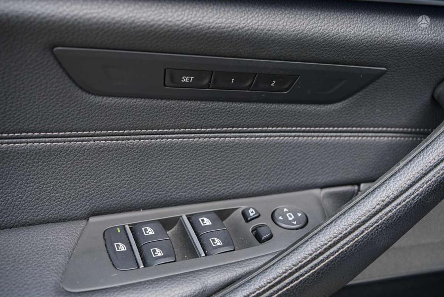 Grey BMW 530 2018 in Kaunas, with an engine capacity of 2.00 L and mileage of 237 thousand km for 19950 €, photo 32 on AUTOMOTO.COM.LV