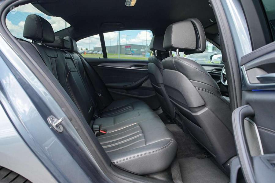 Grey BMW 530 2018 in Kaunas, with an engine capacity of 2.00 L and mileage of 237 thousand km for 19950 €, photo 36 on AUTOMOTO.COM.LV