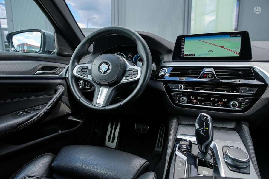 Grey BMW 530 2018 in Kaunas, with an engine capacity of 2.00 L and mileage of 237 thousand km for 19950 €, photo 40 on AUTOMOTO.COM.LV
