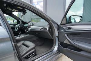 Grey BMW 530 2018 in Kaunas, with an engine capacity of 2.00 L and mileage of 237 thousand km for 19750 €, photo 27 on AUTOMOTO.COM.LV