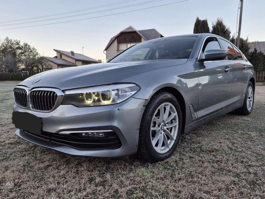 Grey BMW 530 2019 in Silute, with an engine capacity of 3.00 L and mileage of 268 thousand km for 14900 €, photo 2 on AUTOMOTO.COM.LV