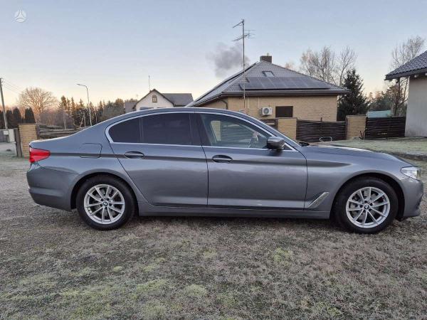 Grey BMW 530 2019 in Silute, with an engine capacity of 3.00 L and mileage of 268 thousand km for 14900 €, photo 5 on AUTOMOTO.COM.LV