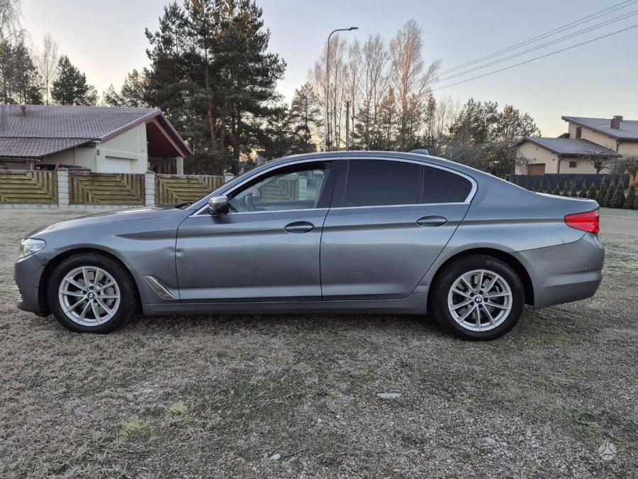 Grey BMW 530 2019 in Silute, with an engine capacity of 3.00 L and mileage of 268 thousand km for 14900 €, photo 6 on AUTOMOTO.COM.LV