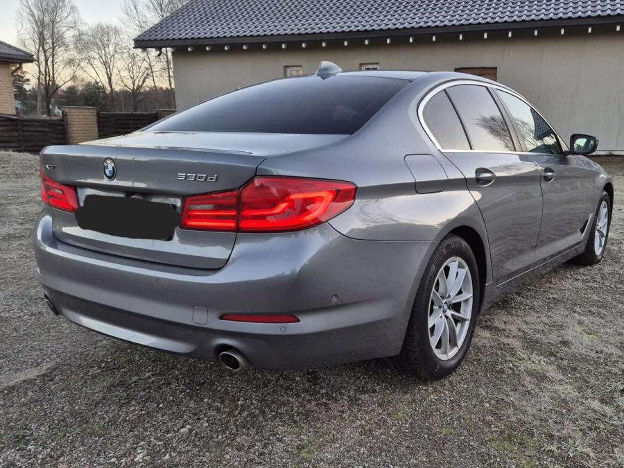 Grey BMW 530 2019 in Silute, with an engine capacity of 3.00 L and mileage of 268 thousand km for 14900 €, photo 7 on AUTOMOTO.COM.LV