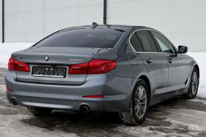 Grey BMW 530 2019 in Kretinga, with an engine capacity of 3.00 L and mileage of 269 thousand km for 18499 €, photo 6 on AUTOMOTO.COM.LV