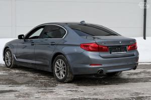 Grey BMW 530 2019 in Kretinga, with an engine capacity of 3.00 L and mileage of 269 thousand km for 18499 €, photo 8 on AUTOMOTO.COM.LV