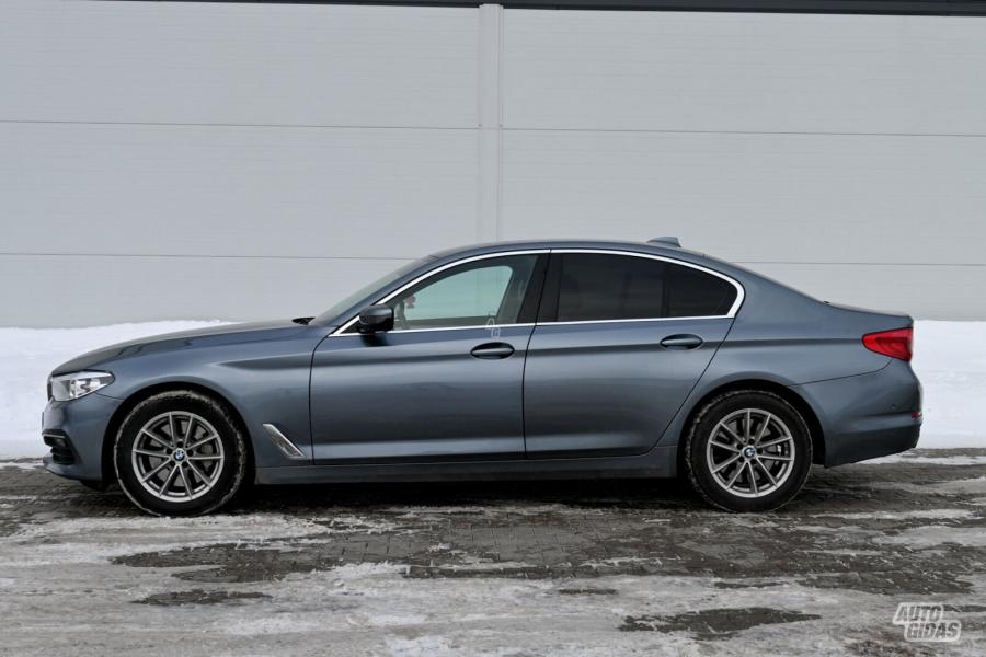 Grey BMW 530 2019 in Kretinga, with an engine capacity of 3.00 L and mileage of 269 thousand km for 18499 €, photo 11 on AUTOMOTO.COM.LV