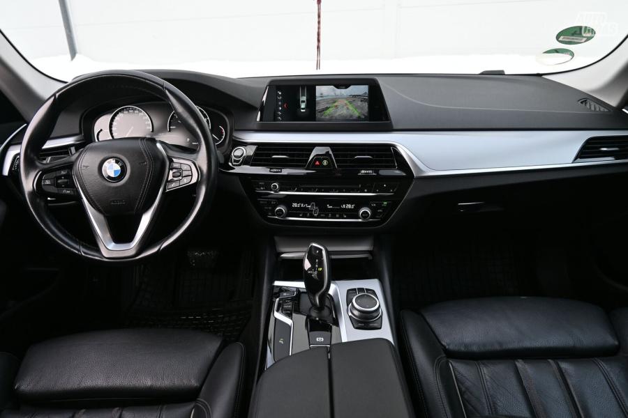 Grey BMW 530 2019 in Kretinga, with an engine capacity of 3.00 L and mileage of 269 thousand km for 18499 €, photo 26 on AUTOMOTO.COM.LV