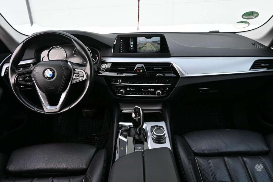 Grey BMW 530 2019 in Kretinga, with an engine capacity of 2.99 L and mileage of 269 thousand km for 18499 €, photo 26 on AUTOMOTO.COM.LV