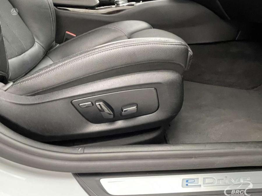 Grey BMW 530 2019 in Vilnius, with an engine capacity of 2.00 L and mileage of 74 thousand km for 24900 €, photo 7 on AUTOMOTO.COM.LV