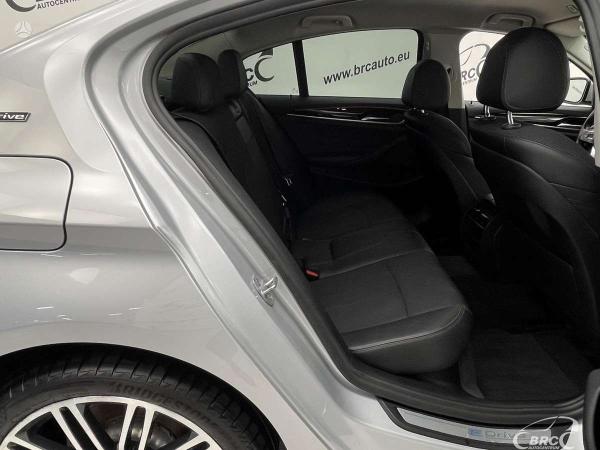 Grey BMW 530 2019 in Vilnius, with an engine capacity of 2.00 L and mileage of 74 thousand km for 24900 €, photo 10 on AUTOMOTO.COM.LV