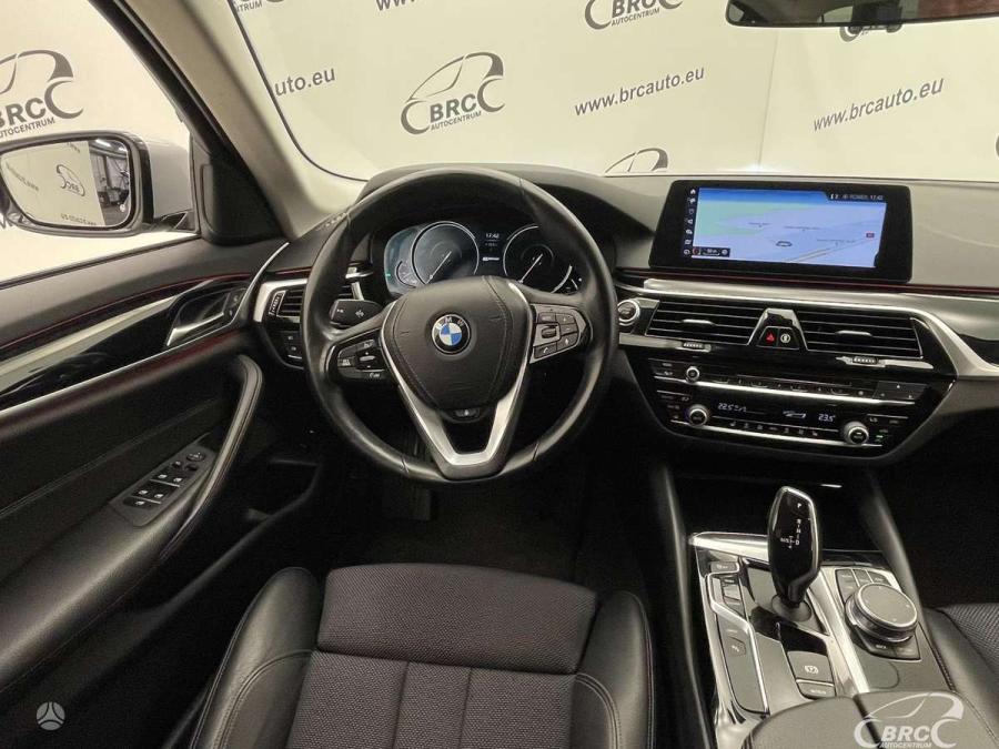 Grey BMW 530 2019 in Vilnius, with an engine capacity of 2.00 L and mileage of 74 thousand km for 24900 €, photo 14 on AUTOMOTO.COM.LV