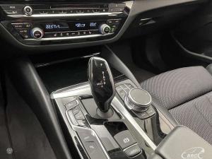 Grey BMW 530 2019 in Vilnius, with an engine capacity of 2.00 L and mileage of 74 thousand km for 24900 €, photo 25 on AUTOMOTO.COM.LV