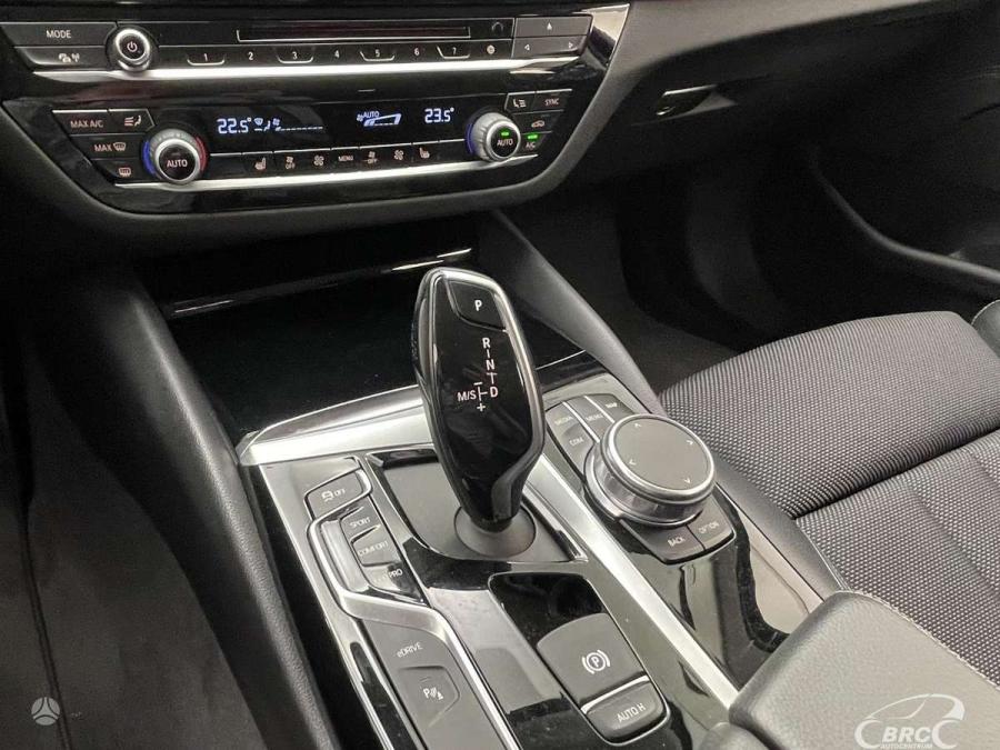Grey BMW 530 2019 in Vilnius, with an engine capacity of 2.00 L and mileage of 74 thousand km for 24900 €, photo 25 on AUTOMOTO.COM.LV