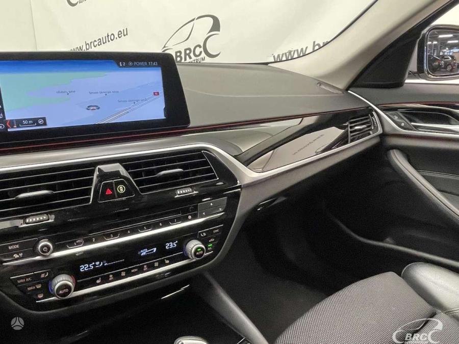 Grey BMW 530 2019 in Vilnius, with an engine capacity of 2.00 L and mileage of 74 thousand km for 24900 €, photo 26 on AUTOMOTO.COM.LV