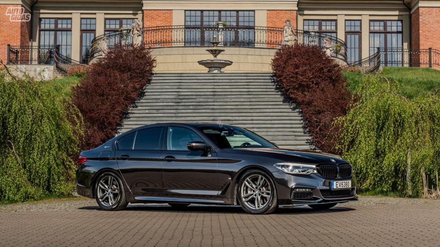 Grey BMW 530 2019 in Vilnius, with an engine capacity of 2.00 L and mileage of 146 thousand km for 22200 €, photo 4 on AUTOMOTO.COM.LV