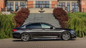 Grey BMW 530 2019 in Vilnius, with an engine capacity of 2.00 L and mileage of 146 thousand km for 22200 €, photo 5 on AUTOMOTO.COM.LV