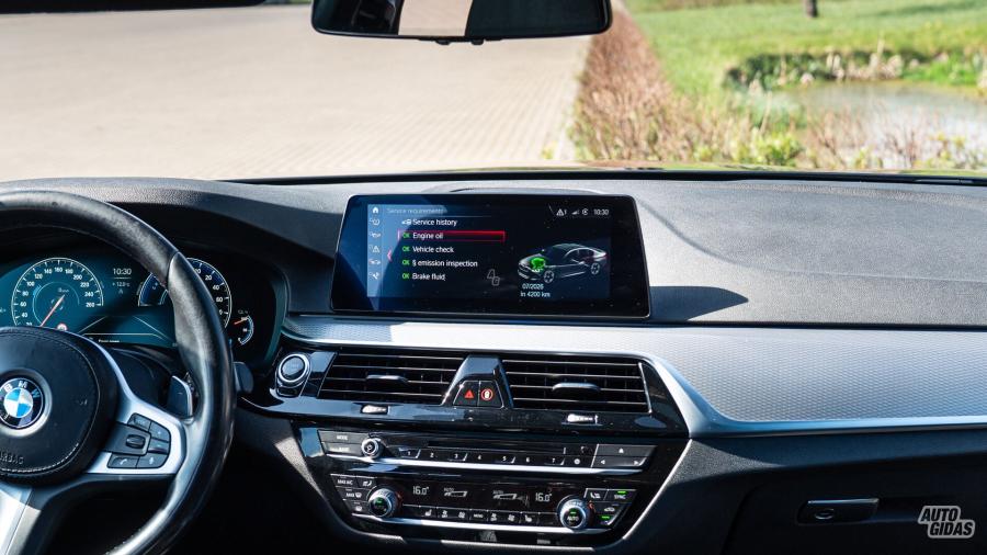Grey BMW 530 2019 in Vilnius, with an engine capacity of 2.00 L and mileage of 146 thousand km for 22200 €, photo 15 on AUTOMOTO.COM.LV