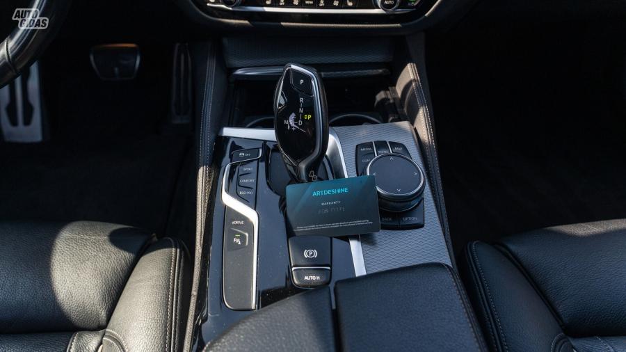 Grey BMW 530 2019 in Vilnius, with an engine capacity of 2.00 L and mileage of 146 thousand km for 22200 €, photo 18 on AUTOMOTO.COM.LV