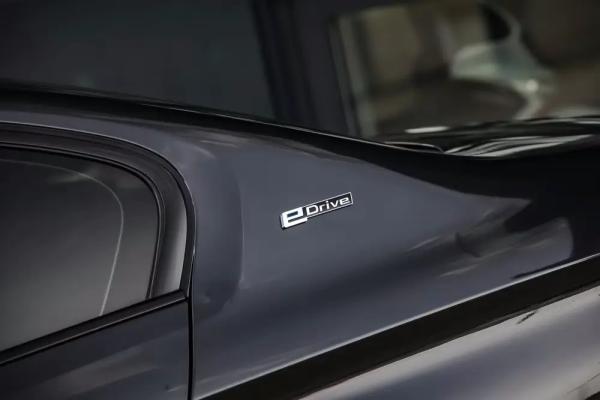 Grey BMW 530 2019 in Jelgava, with an engine capacity of 2.00 L and mileage of 240 thousand km for 20999 €, photo 10 on AUTOMOTO.COM.LV