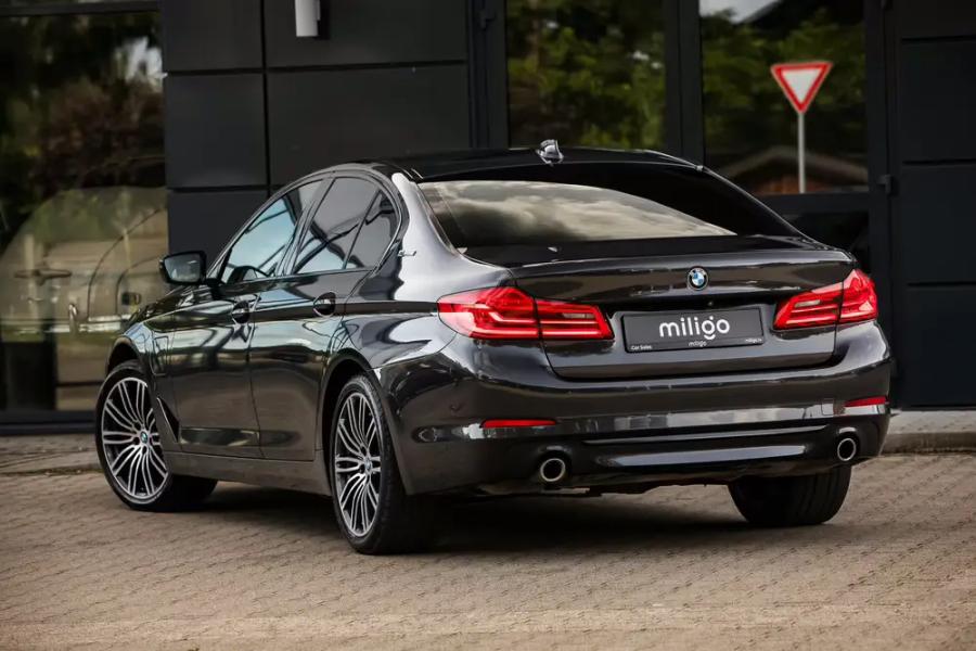 Pelēks BMW 530 2019 Jelgava, ar dzinēja tilpumu 2.00 L un nobraukumu 240 tūkst. km par 20999 €, foto 12 vietnē AUTOMOTO.COM.LV