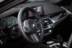 Pelēks BMW 530 2019 Jelgava, ar dzinēja tilpumu 2.00 L un nobraukumu 240 tūkst. km par 20999 €, foto 15 vietnē AUTOMOTO.COM.LV
