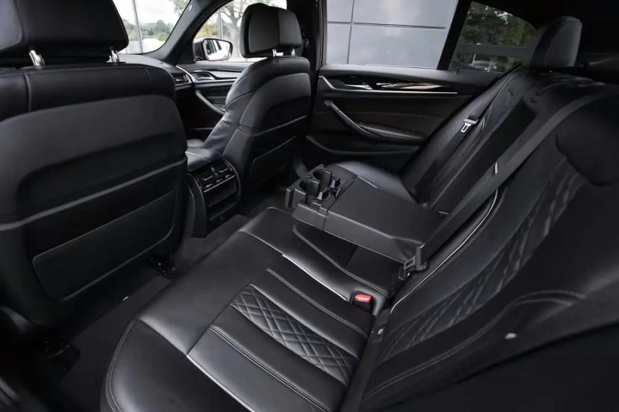 Pelēks BMW 530 2019 Jelgava, ar dzinēja tilpumu 2.00 L un nobraukumu 240 tūkst. km par 20999 €, foto 18 vietnē AUTOMOTO.COM.LV