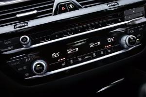 Pelēks BMW 530 2019 Jelgava, ar dzinēja tilpumu 2.00 L un nobraukumu 240 tūkst. km par 20999 €, foto 30 vietnē AUTOMOTO.COM.LV