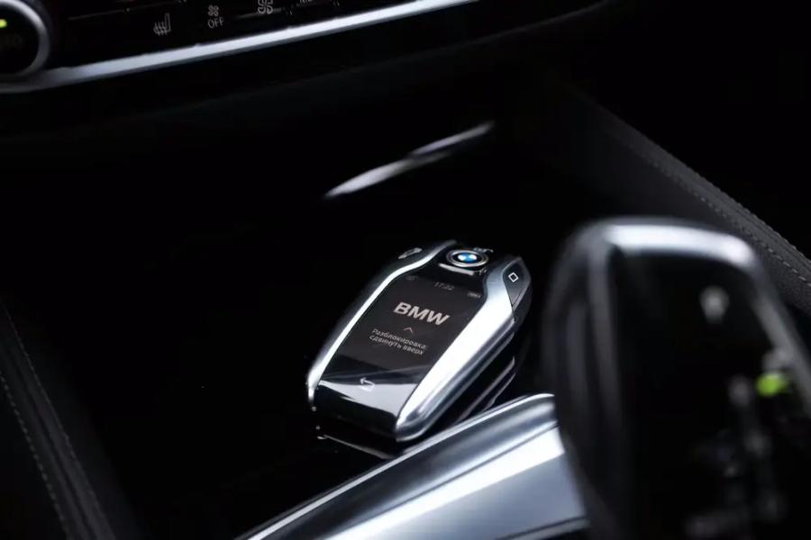Pelēks BMW 530 2019 Jelgava, ar dzinēja tilpumu 2.00 L un nobraukumu 240 tūkst. km par 20999 €, foto 31 vietnē AUTOMOTO.COM.LV