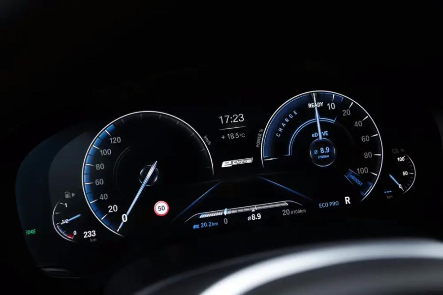 Pelēks BMW 530 2019 Jelgava, ar dzinēja tilpumu 2.00 L un nobraukumu 240 tūkst. km par 20999 €, foto 33 vietnē AUTOMOTO.COM.LV