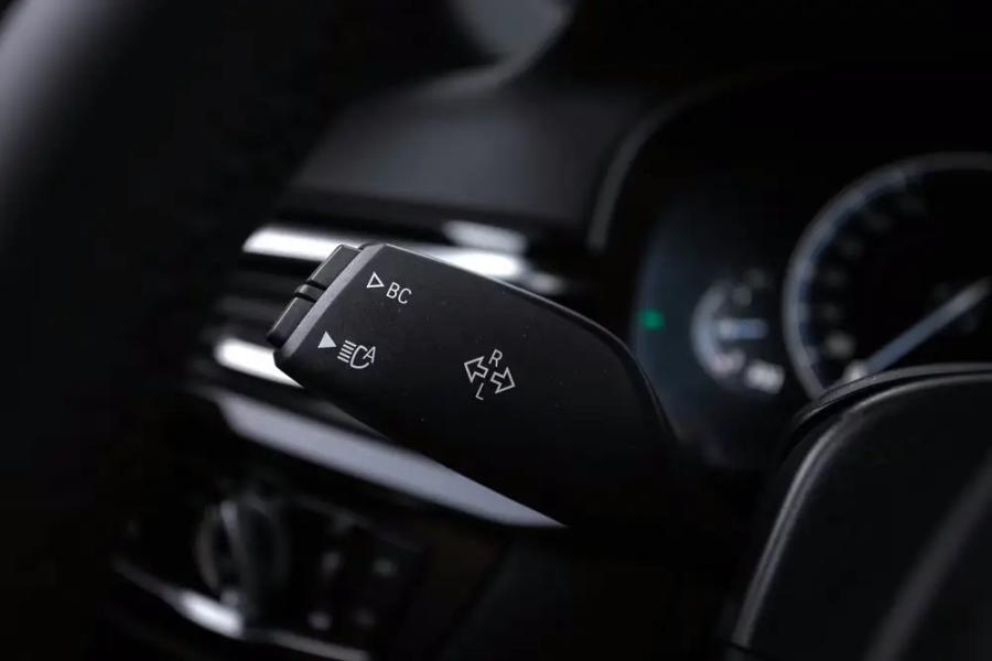 Pelēks BMW 530 2019 Jelgava, ar dzinēja tilpumu 2.00 L un nobraukumu 240 tūkst. km par 20999 €, foto 35 vietnē AUTOMOTO.COM.LV