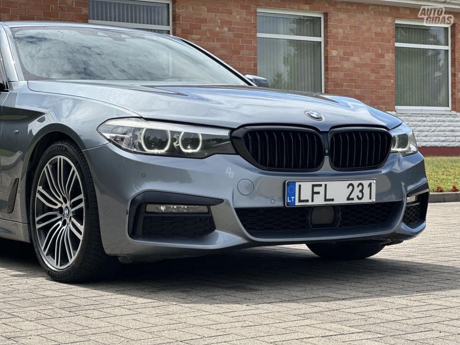 Grey BMW 530 2019 in Vilnius, with an engine capacity of 3.00 L and mileage of 203 thousand km for 21900 €, photo 3 on AUTOMOTO.COM.LV