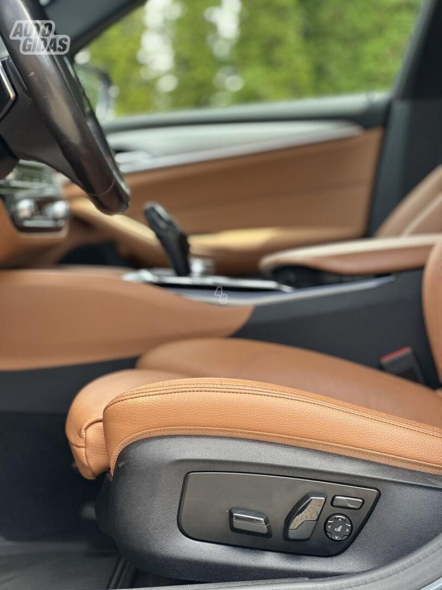 Grey BMW 530 2019 in Vilnius, with an engine capacity of 3.00 L and mileage of 203 thousand km for 21900 €, photo 26 on AUTOMOTO.COM.LV